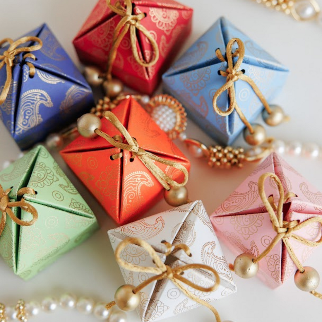 Mini Paisley Favour Gift Box – Decorasian